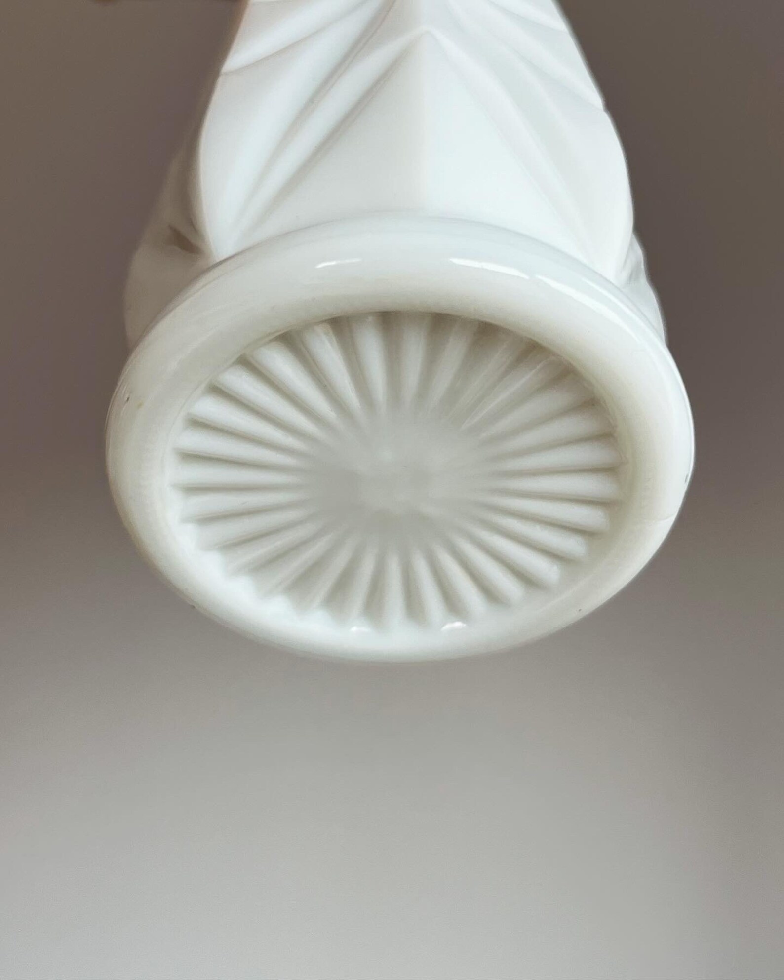 Anchor Hocking Tall Milk Glass Bud Vase - Starbust 1960’s - Etsy
