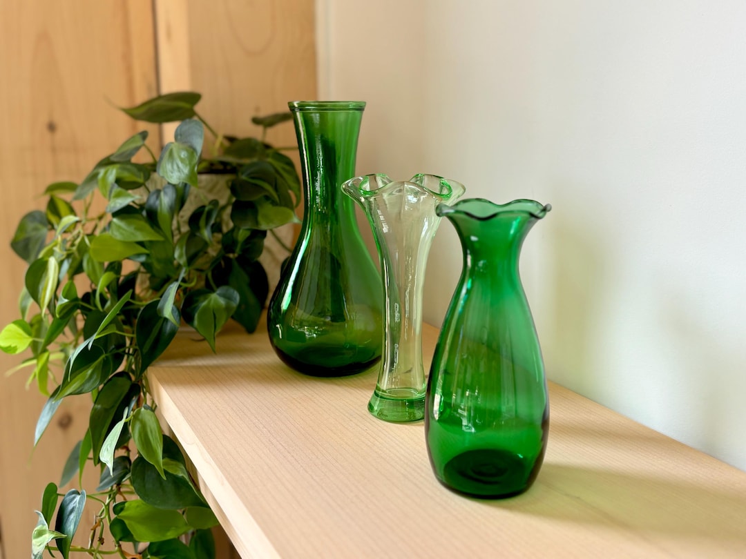 Vintage Emerald Green Glass Bud Vases With Fluted Top - Etsy