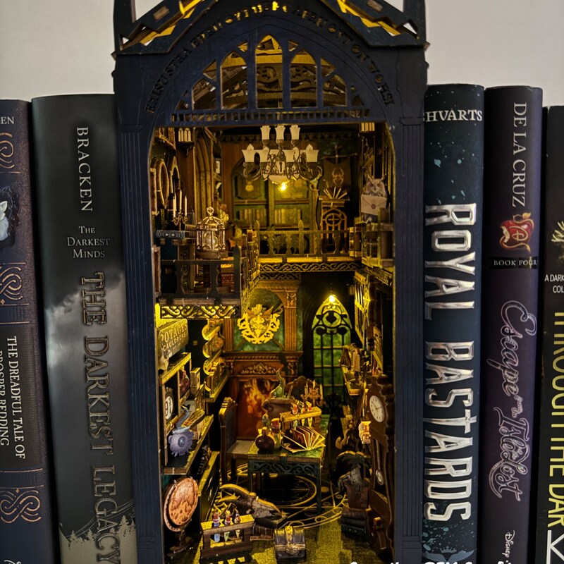 Anavrin Book Nook - Etsy