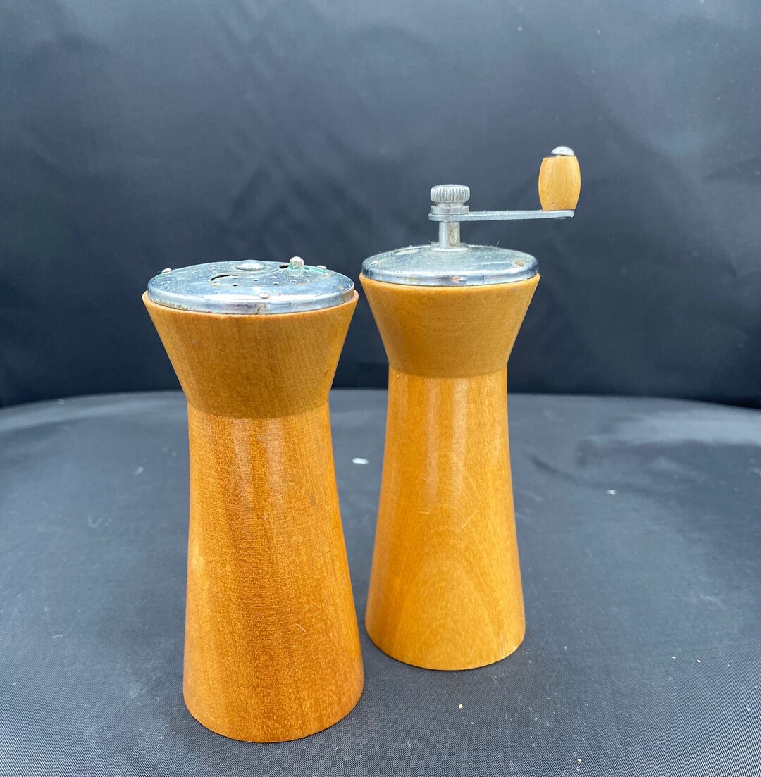 Mid Century Mod S & P Shaker / Grinder - Etsy