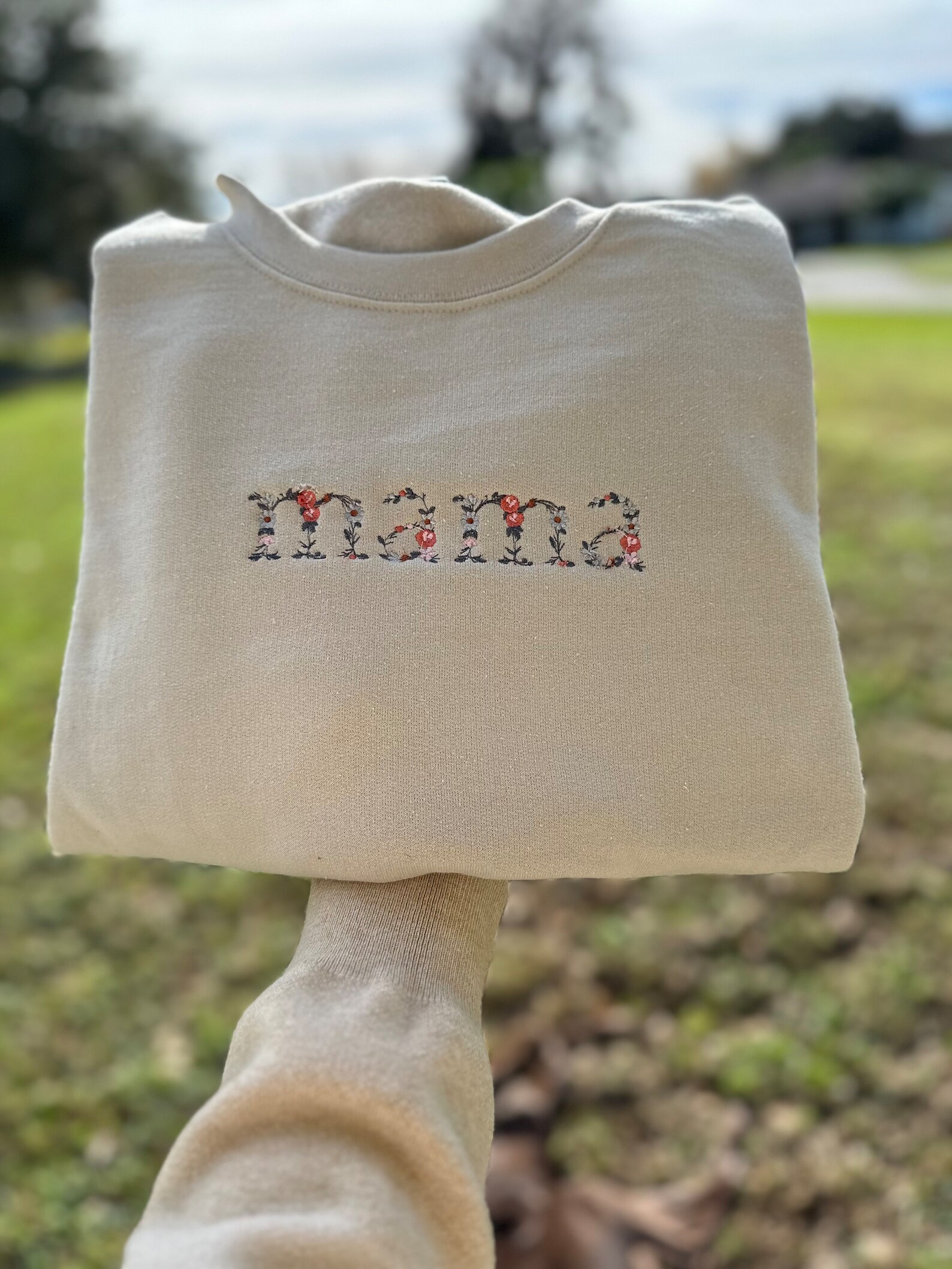 Custom Embroidered Floral Mama Embroidered Sweatshirt, Mama Crewneck ...