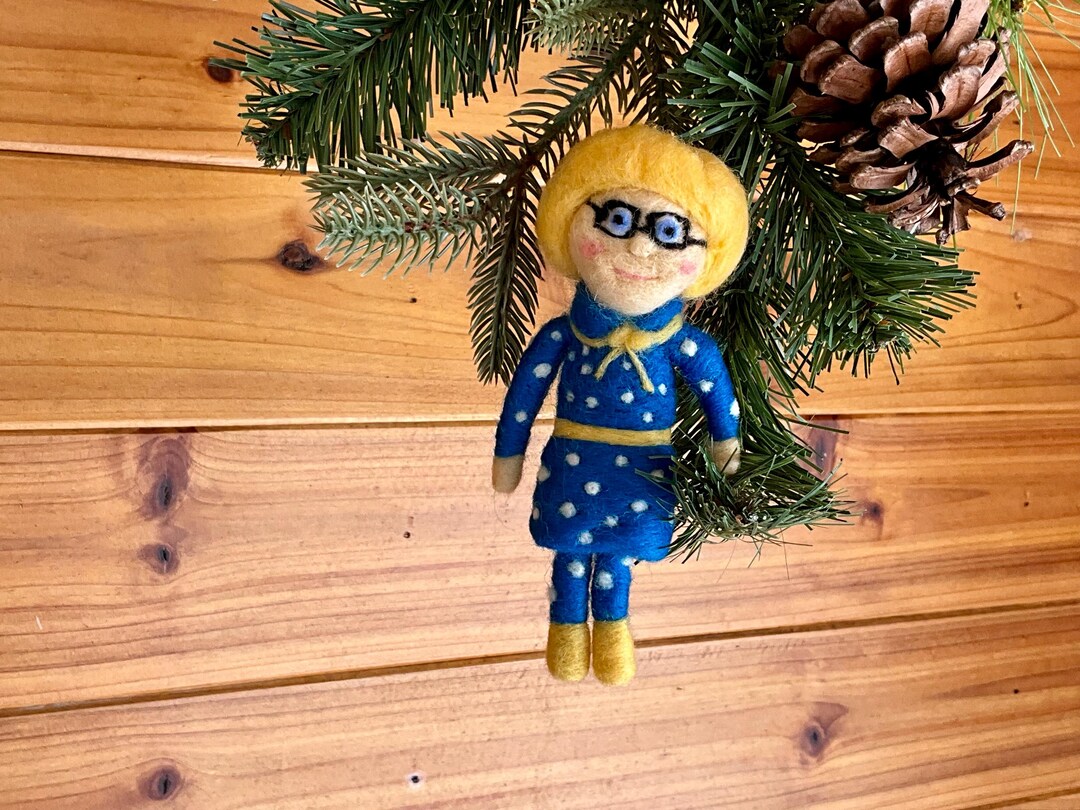 Mrs. Beasley Character, Needle Felted Collectible Ornament - Etsy