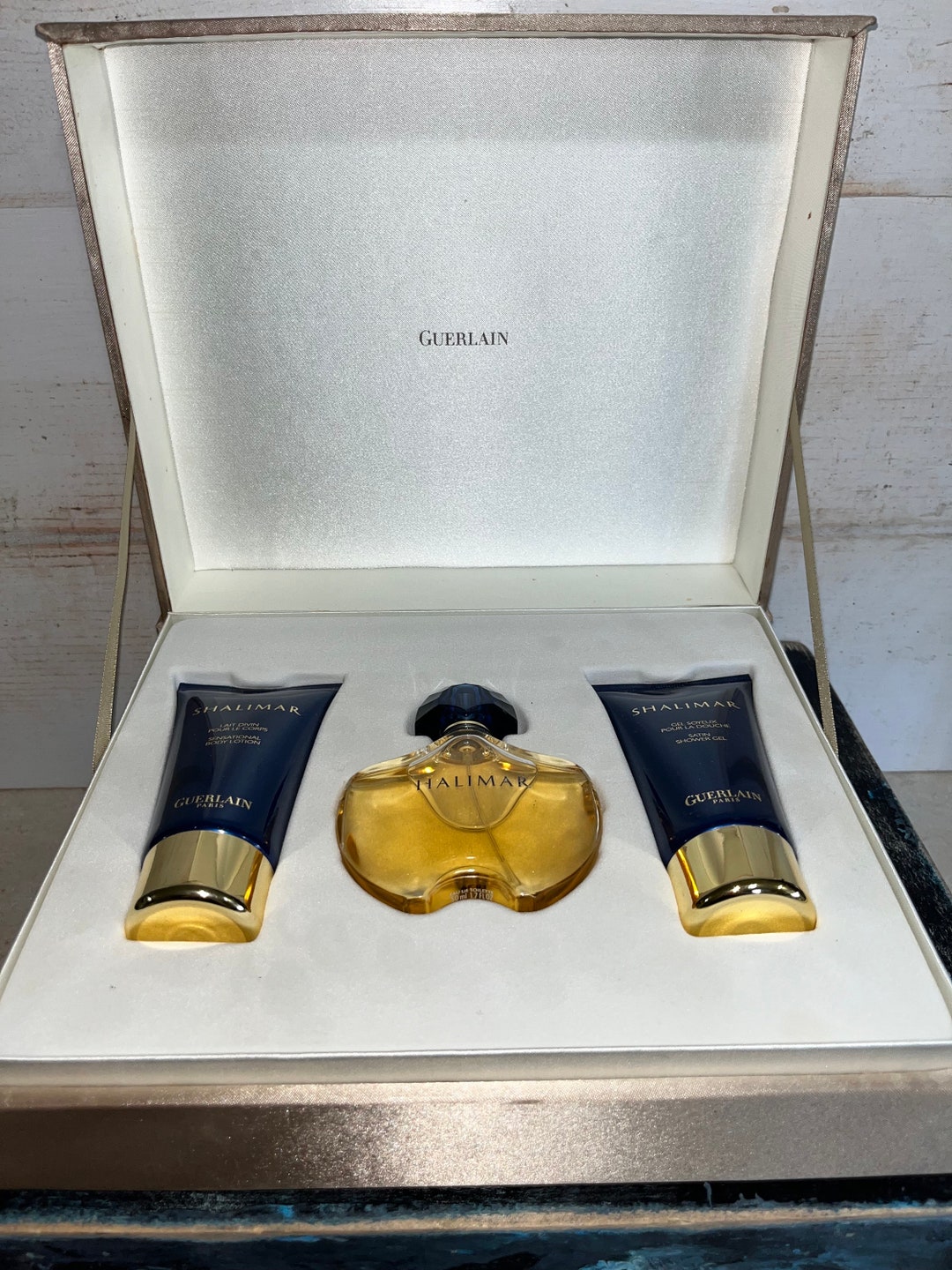 Guerlain Shalimar Gift Set in Box 1.7 Oz Eau De Toilette Spray Plus 2.5 ...