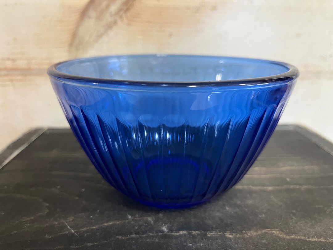 Vintage 1970s Pyrex Cobalt Blue Ribbed Bowl: MCM Kitchenware - Etsy