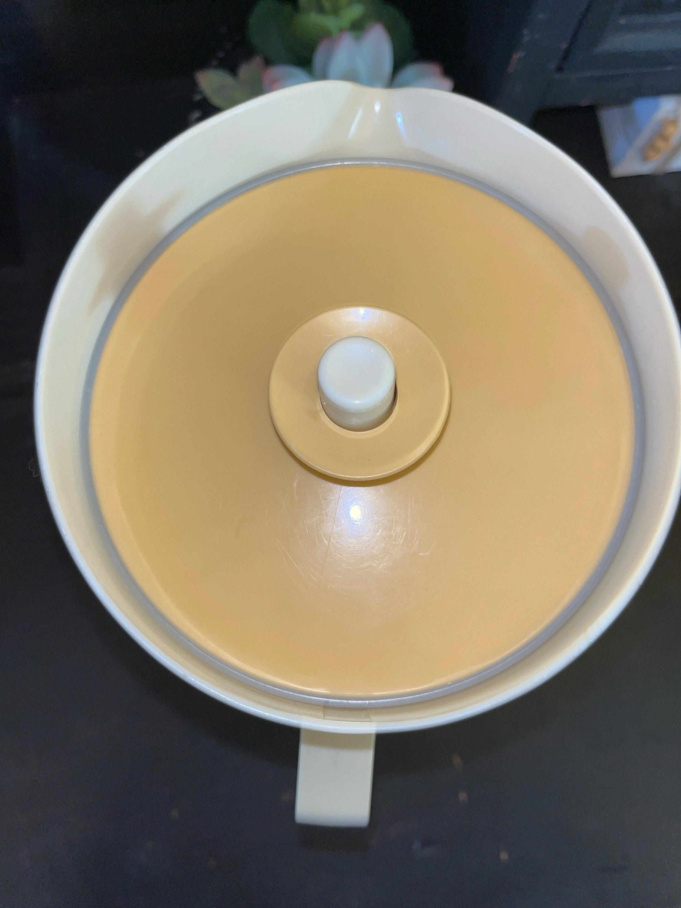 Vintage Almond & Gold Quart Sized Tupperware Pitcher 800-6, 801-2, 802 ...