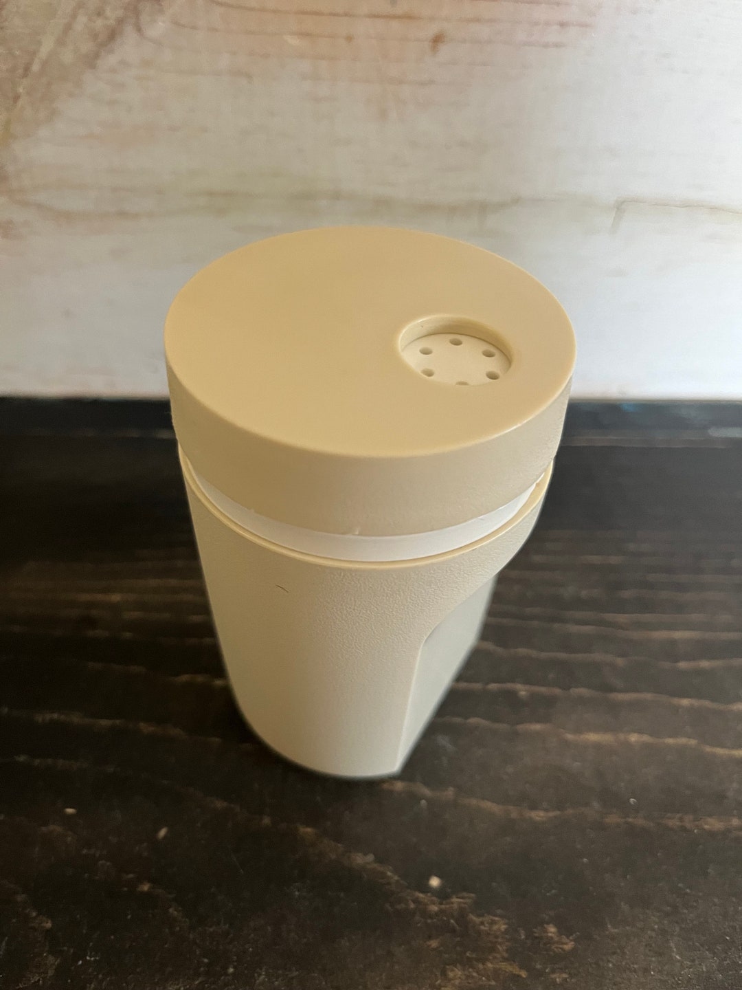 Vintage 1980s Tupperware Plastic Salt Shaker Almond 1471-24 - Etsy