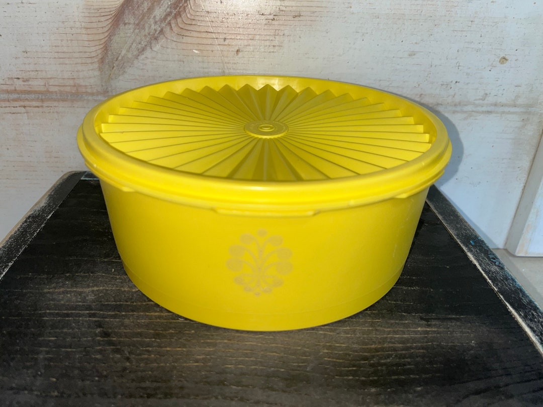 Vintage Tupperware Servalier Canister 1204 in Bright Yellow, Two Quart ...