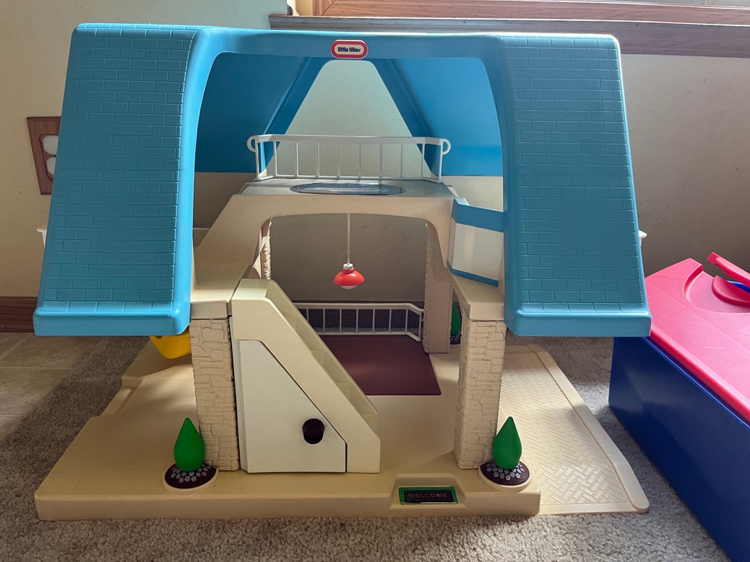 Vintage 1989 Classic Little Tikes Dollhouse and Accessories, Happy ...