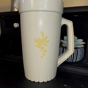 Vintage Almond & Gold Quart Sized Tupperware Pitcher 800-6, 801-2, 802 ...
