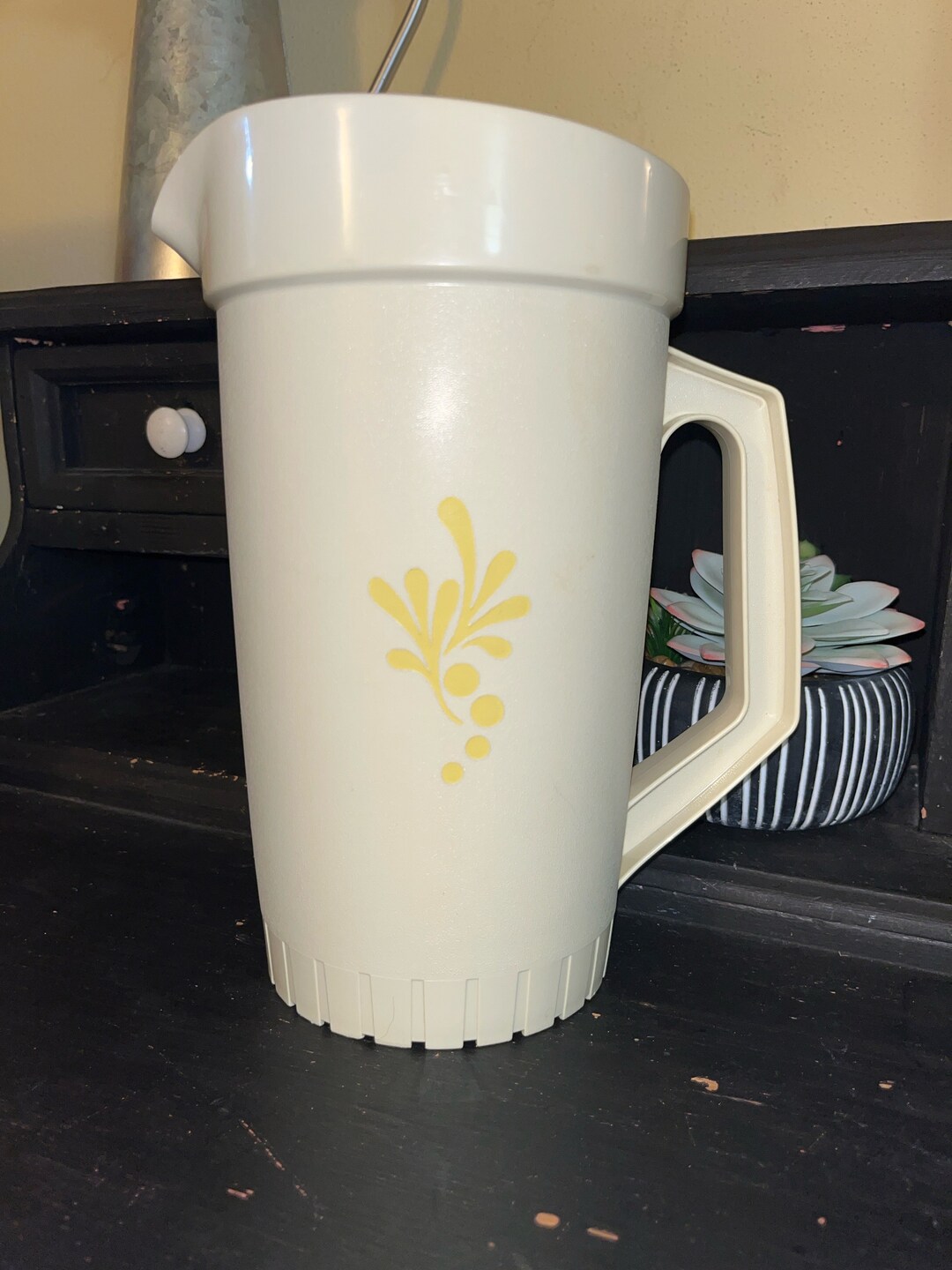 Vintage Almond & Gold Quart Sized Tupperware Pitcher 800-6, 801-2, 802 ...