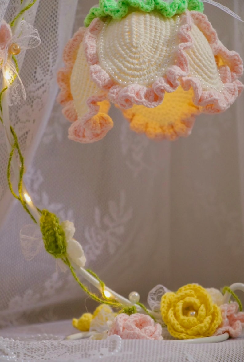 Crochet Flower Lamp PDF Pattern, Crochet Beautiful Lamp Amigurumi PDF ...