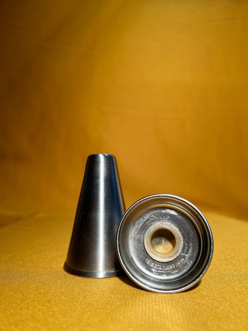 Oneida Brushed Stainless Steel Cone Shaped Salt Pepper Shaker Set MCM ...