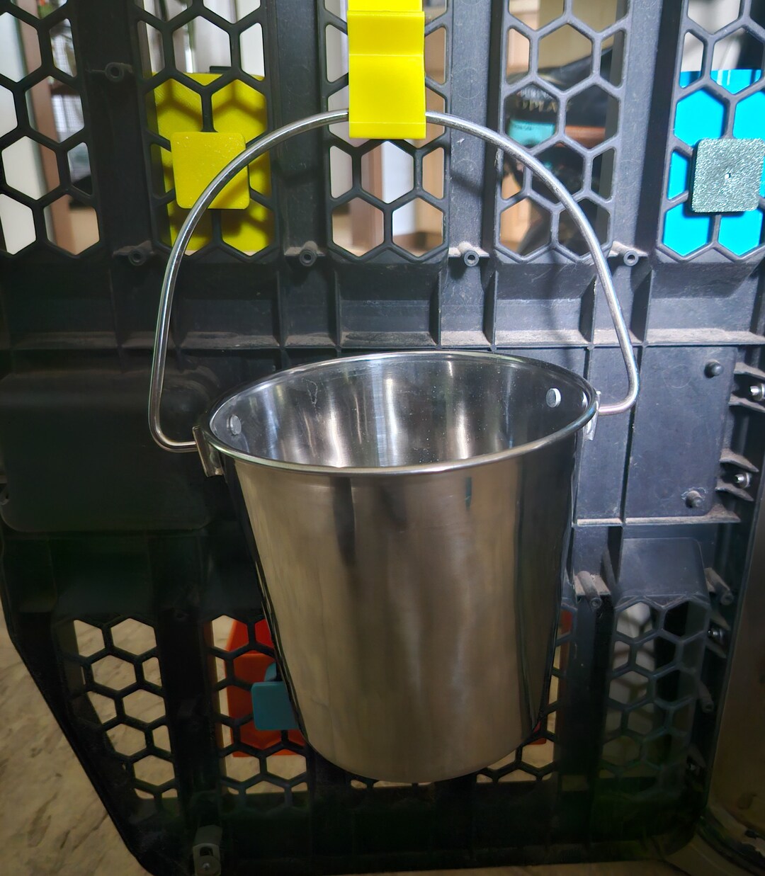 Gunner Kennel Water Bucket Holder - Fits All Sizes - Gifts for Dog ...