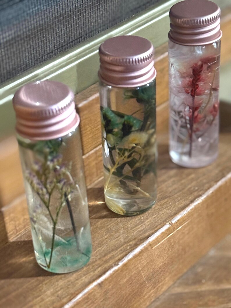 Mini Floral Herbarium Bottle: Dried Flower Arrangement in Mineral Oil ...