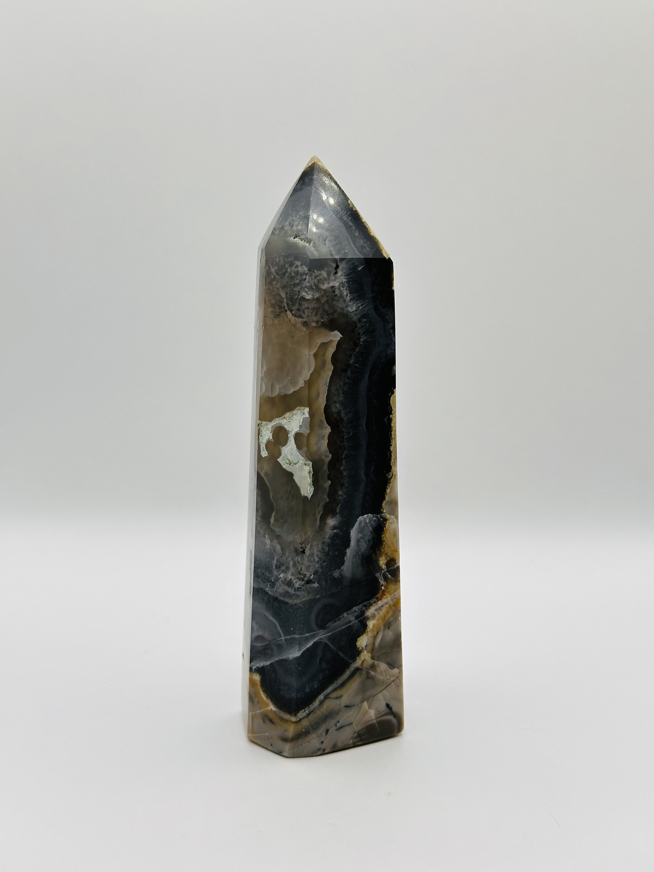 UV Reactive Volcano Agate Towers: Illuminated Elegance, Dynamic Glow ...