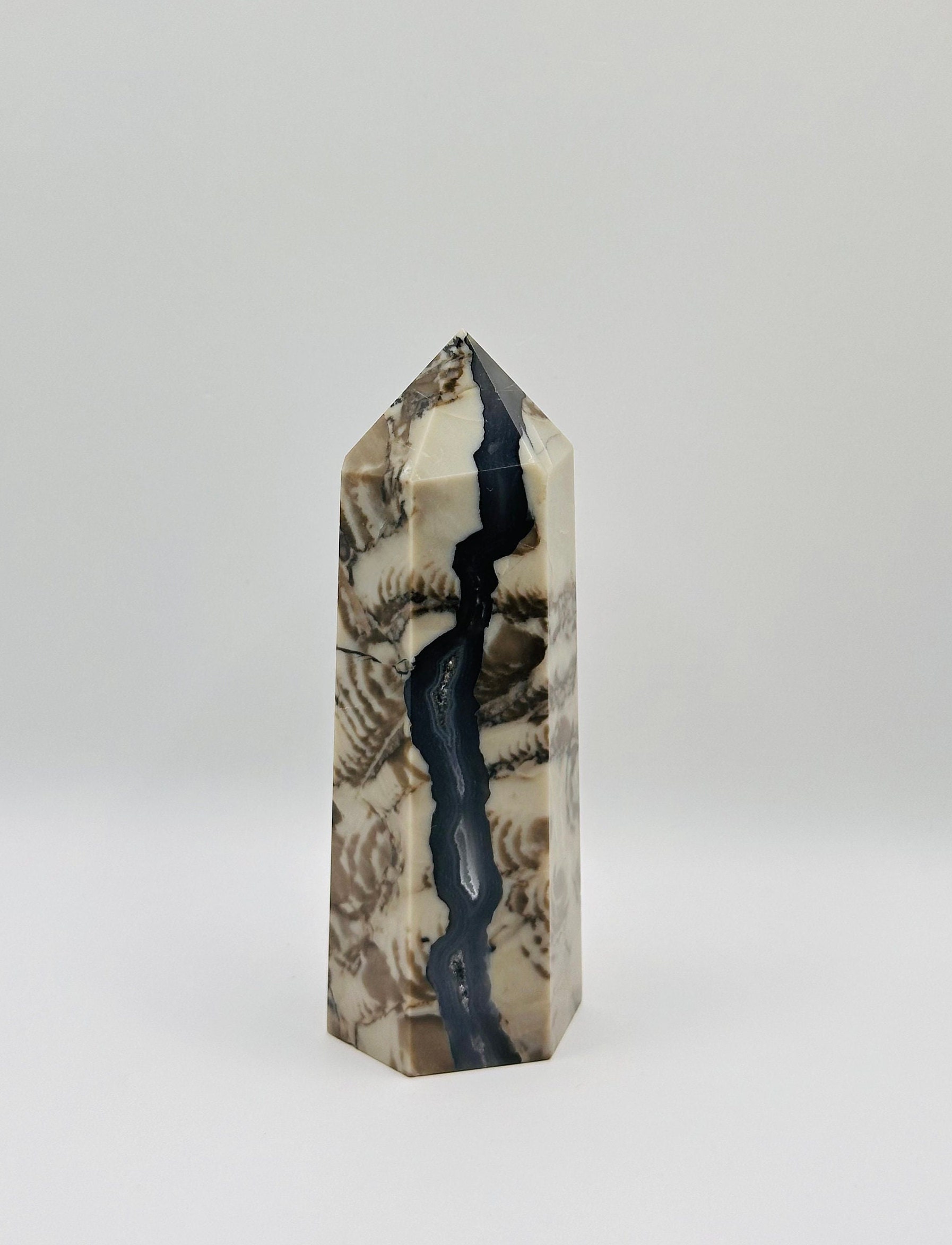 UV Reactive Volcano Agate Towers: Illuminated Elegance, Dynamic Glow ...