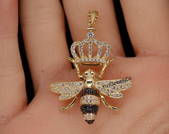 Queen Bee Crown Pendant, Black & White Round Moissanite Diamond Queen Bee Pendant, Honey Bee ...
