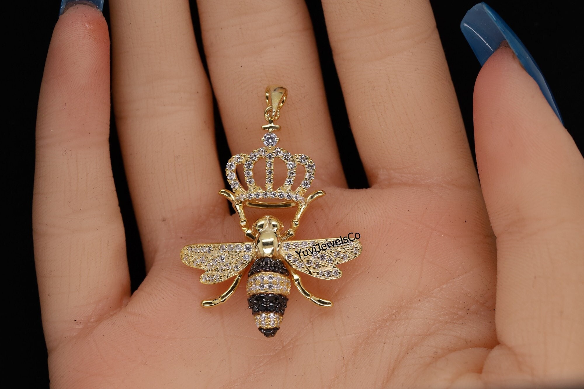 Queen Bee Crown Pendant, Black & White Round Moissanite Diamond Queen ...