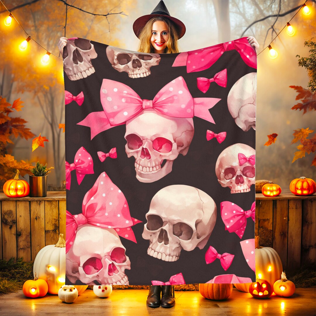 Pink Bow Skull Halloween Decoration, Coquettish Skull Ghost Blanket ...