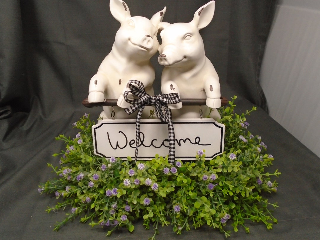 Mothers Day, Pigs Welcome Sign, Pigs With Sign and Florals , Decorative ...