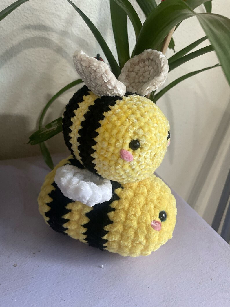 Adorable Bumblebee Plushie / Crochet Bumblebee - Etsy
