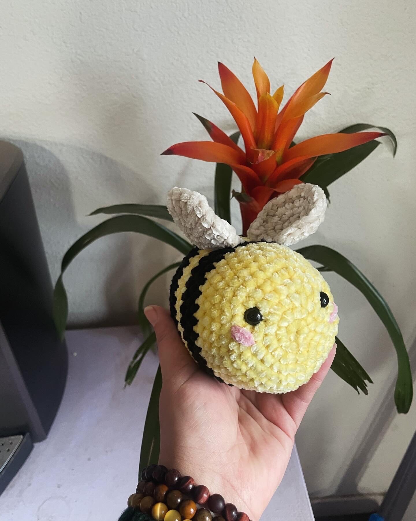 Adorable Bumblebee Plushie / Crochet Bumblebee - Etsy