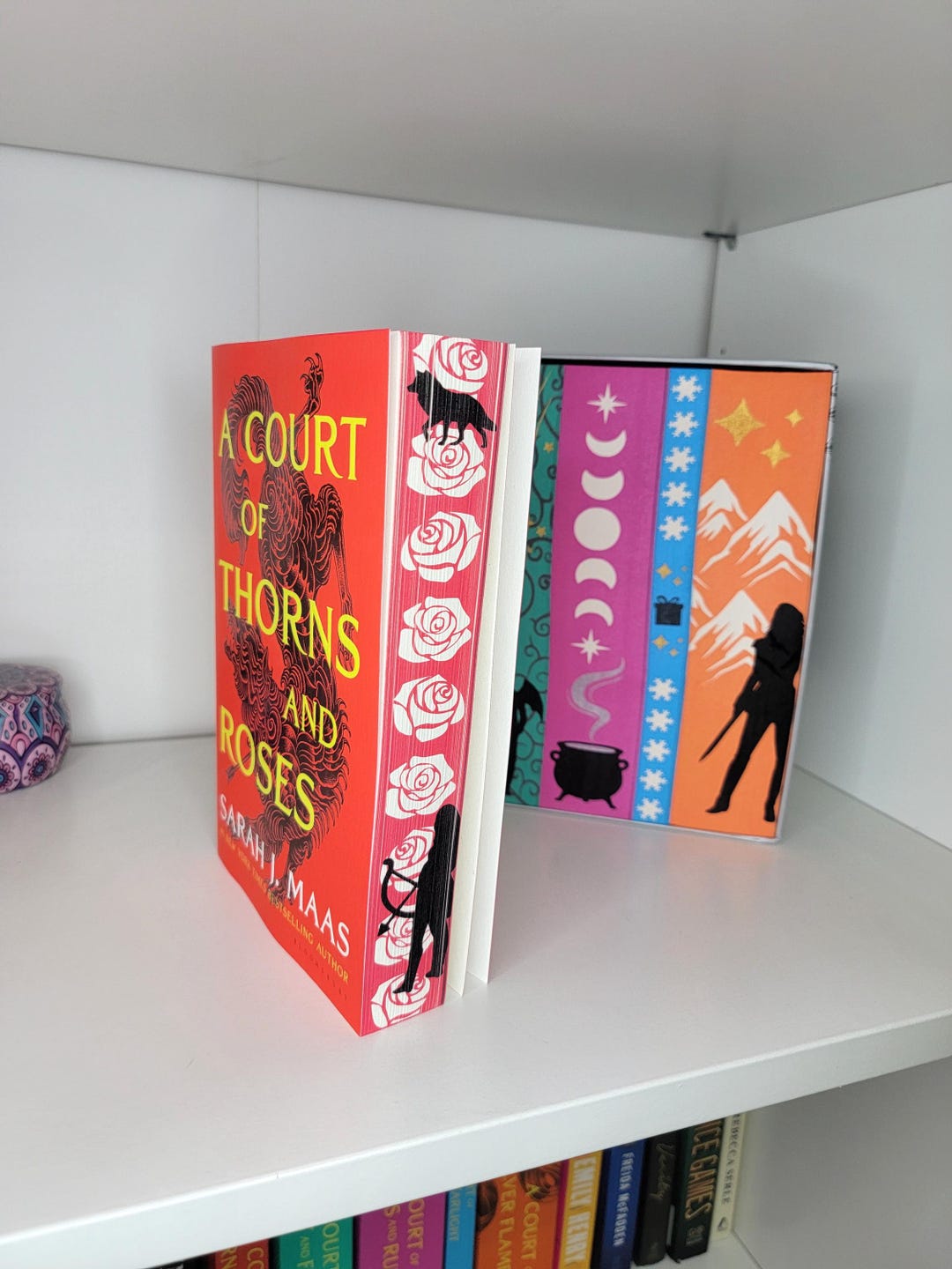 A Court of Thorns & Roses Sprayed Edge Book, Sarah J Mass, Acotar ...