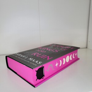 A Court of Wings & Ruin Sprayed Edge Book, Sarah J Mass, Acotar Series ...