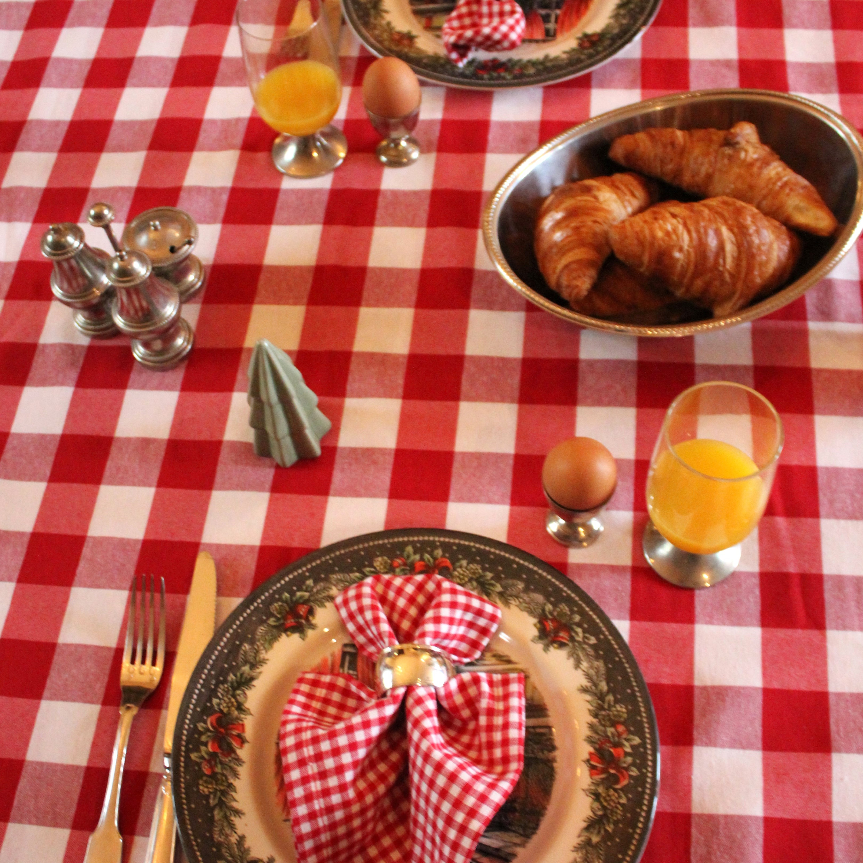 Tablecloth 140 X 280 Cm With Red Checkered Pattern in Traditional ...