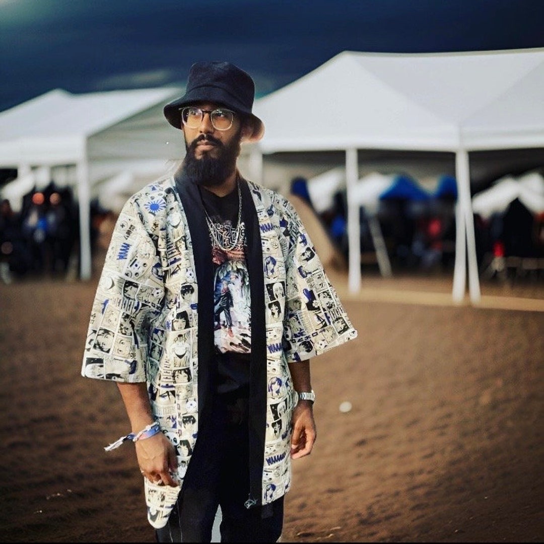 HAPPI COAT / Kimono Manga Blue / Beige Made of Cotton. Worn at ...