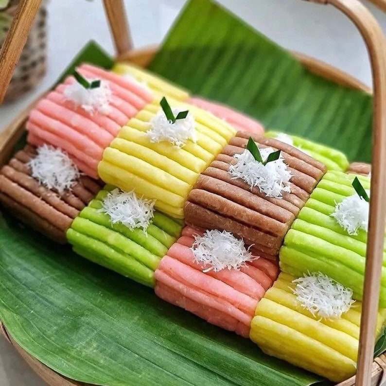 Getuk Lindri Cassava Cake, Indonesian Traditional Cake, Indonesian ...