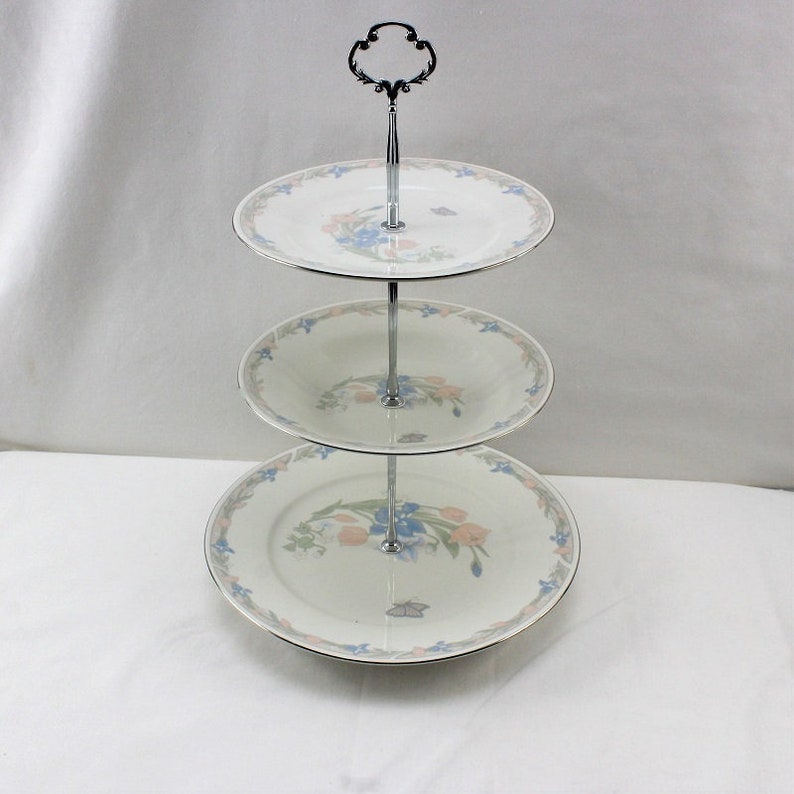 Floral 3 Tier Plate Stand With Silver Rim, for Cupcakes Confectionery ...
