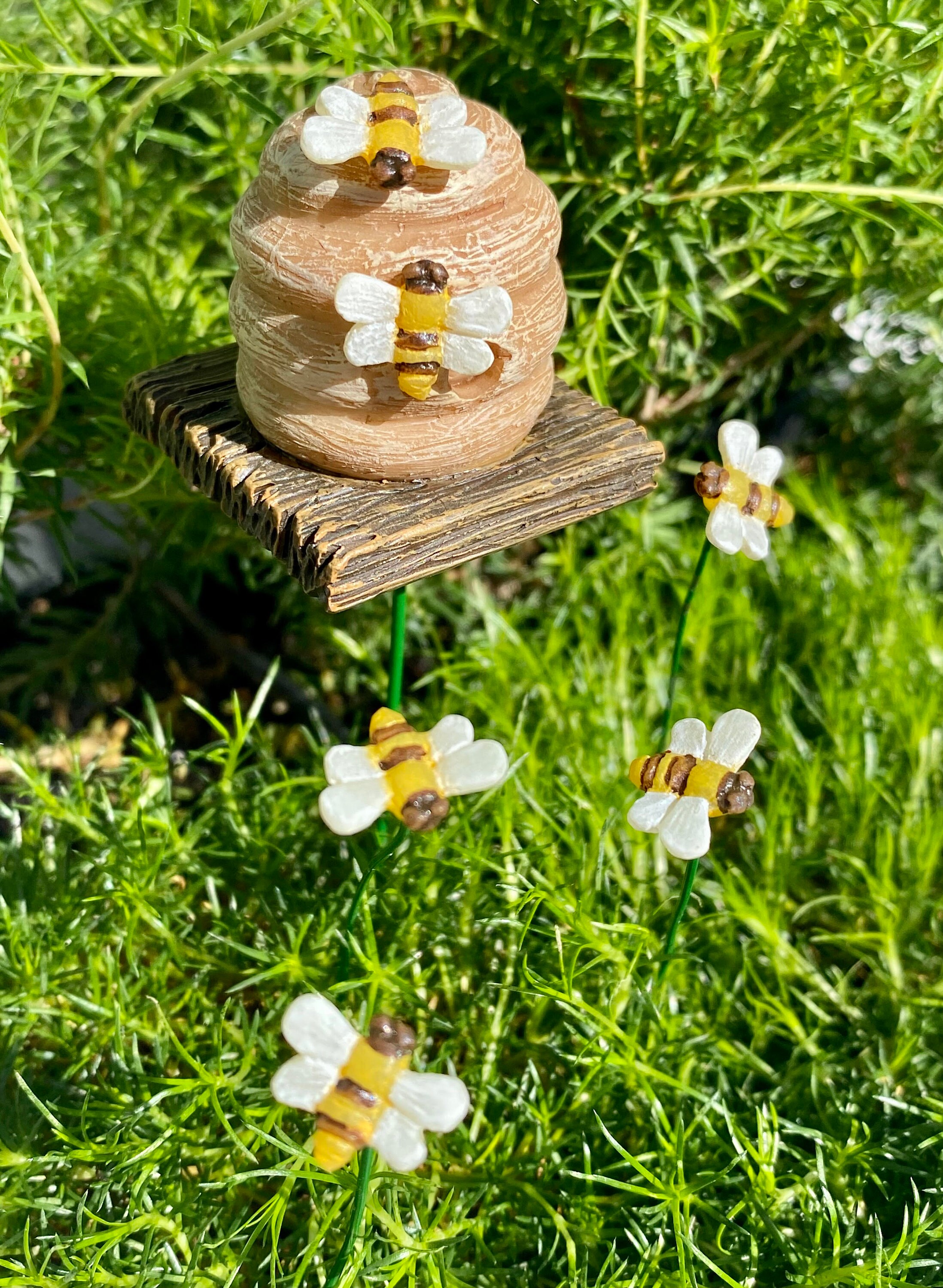 Miniature Beehive and Bees Set of Five Glow in the Dark Fairy Garden ...
