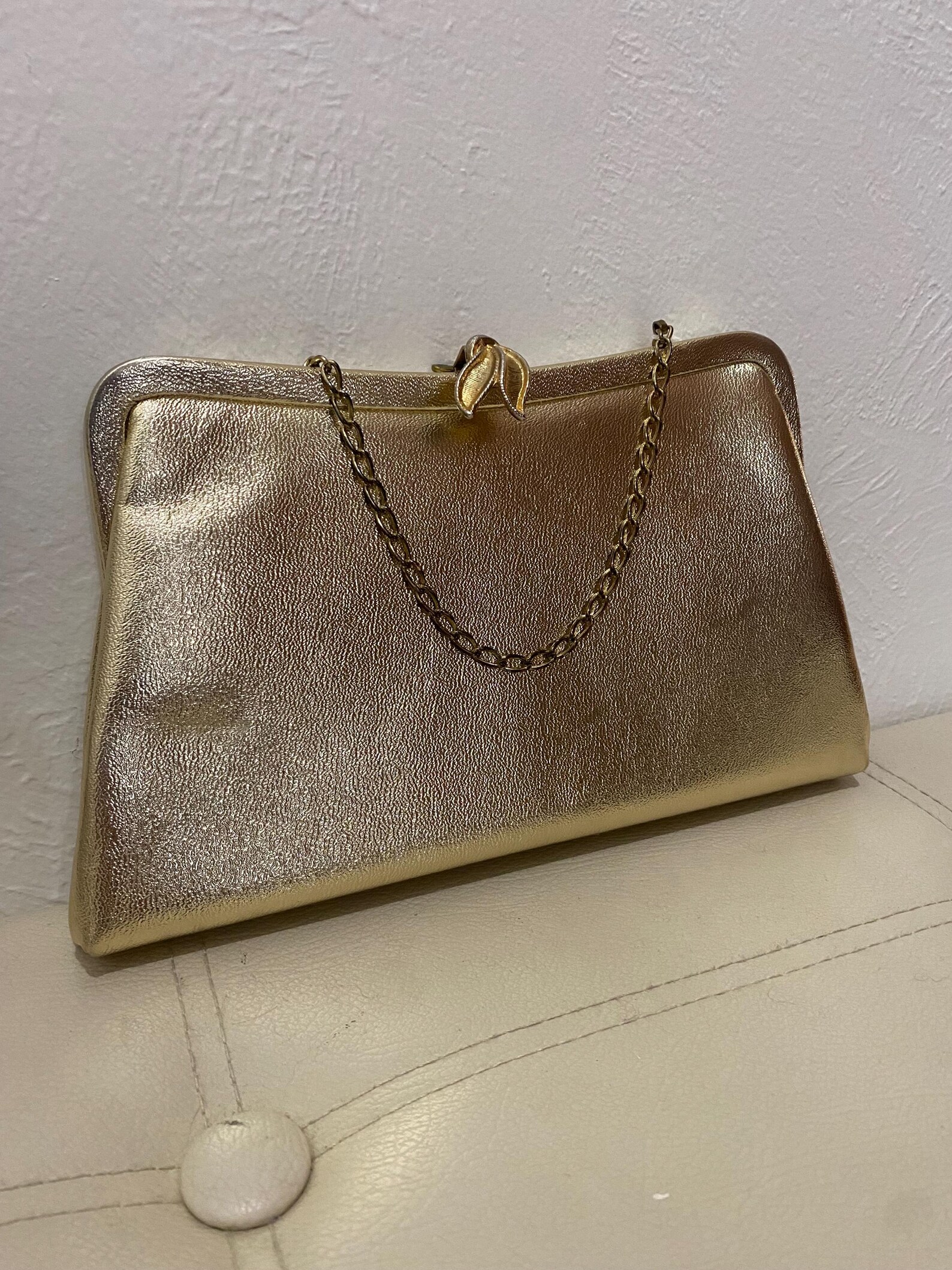 Vintage 1950’s Trapezoid Convertable Gold Purse With Ornate Leaf ...