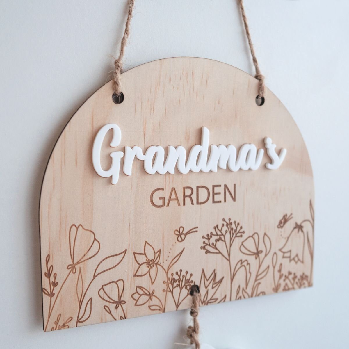 Family Wall Hanging Sign garden Theme Grandma's Garden, Family Name ...