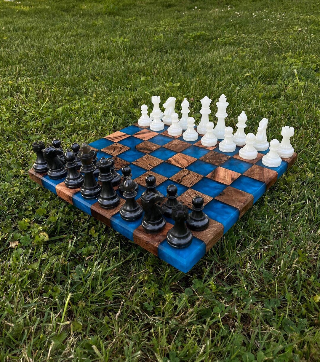 Handcrafted Red Oak & Epoxy Chess Board: Elegant Wooden Decor (40x40 Cm ...