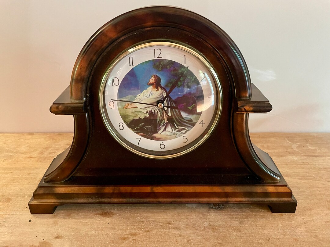 VINTAGE Jesus Praying in Gethsemane Mantle Clock, Faux Wood Clock ...