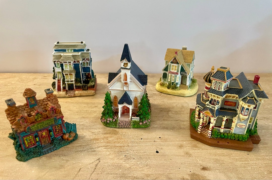 Vintage Liberty Falls Village Houses, International Resources 1996-2001 ...