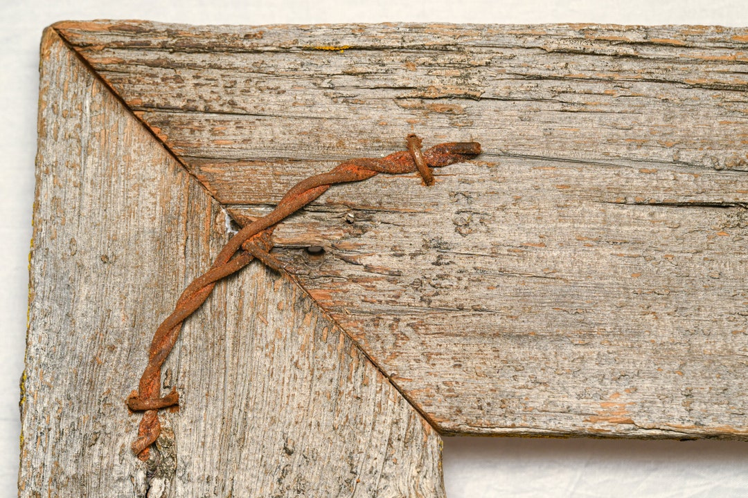 Reclaimed Wood Picture Frame With Barbed Wire Corners - Etsy