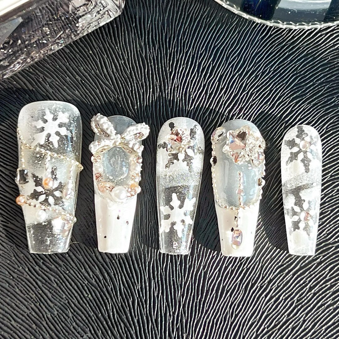 Elegant Diamond French Snowflake Christmas Handmade Press-on Nails ...