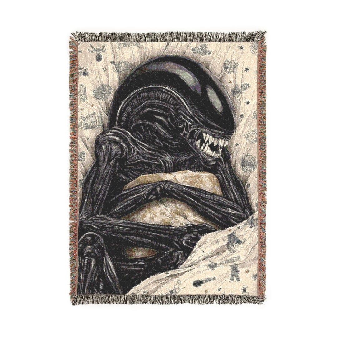 Alien Xenomorph Cuddle Time Woven Blanket - Etsy