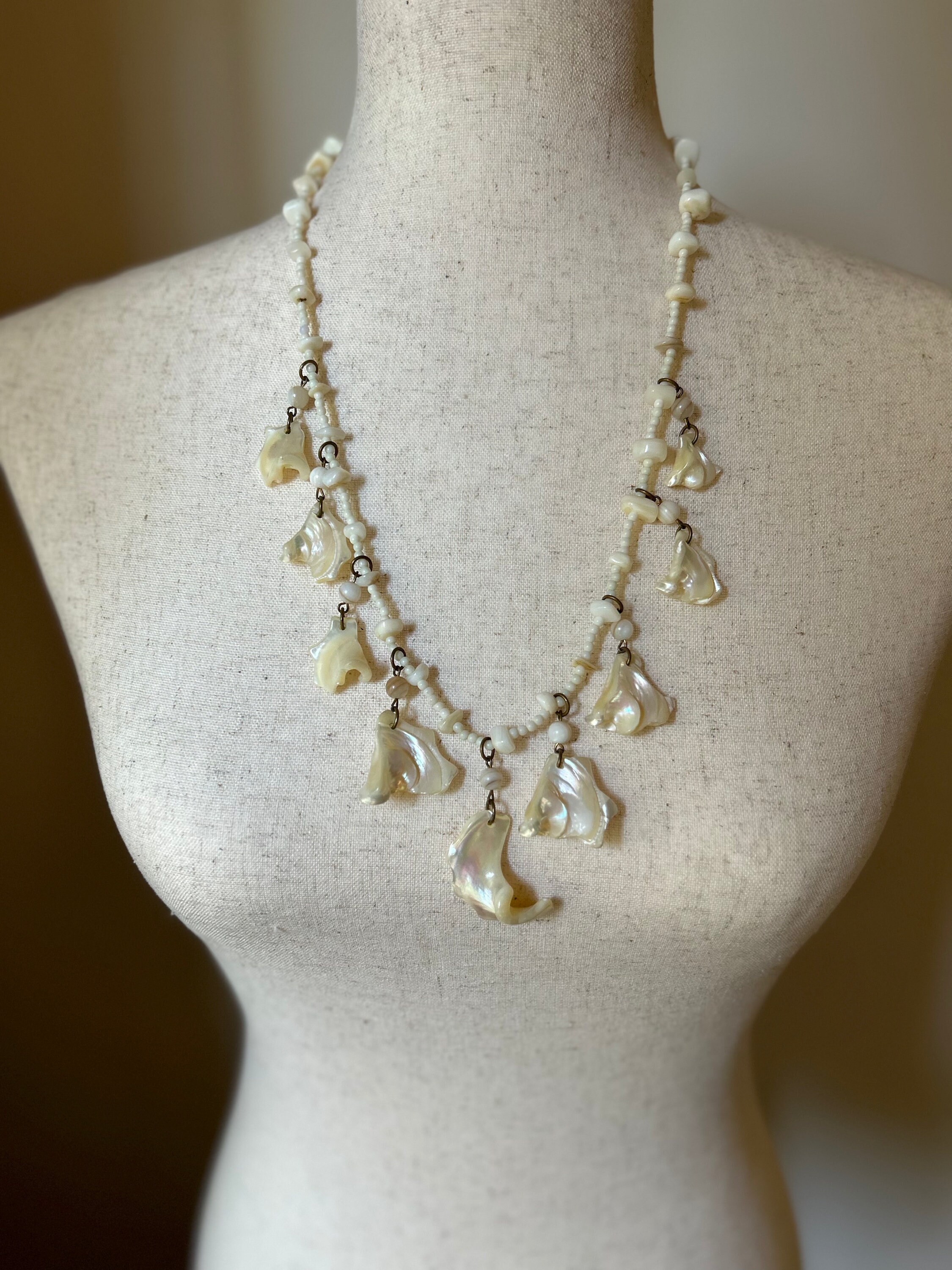 Vintage Shell and Mother of Pearl Necklace - Etsy