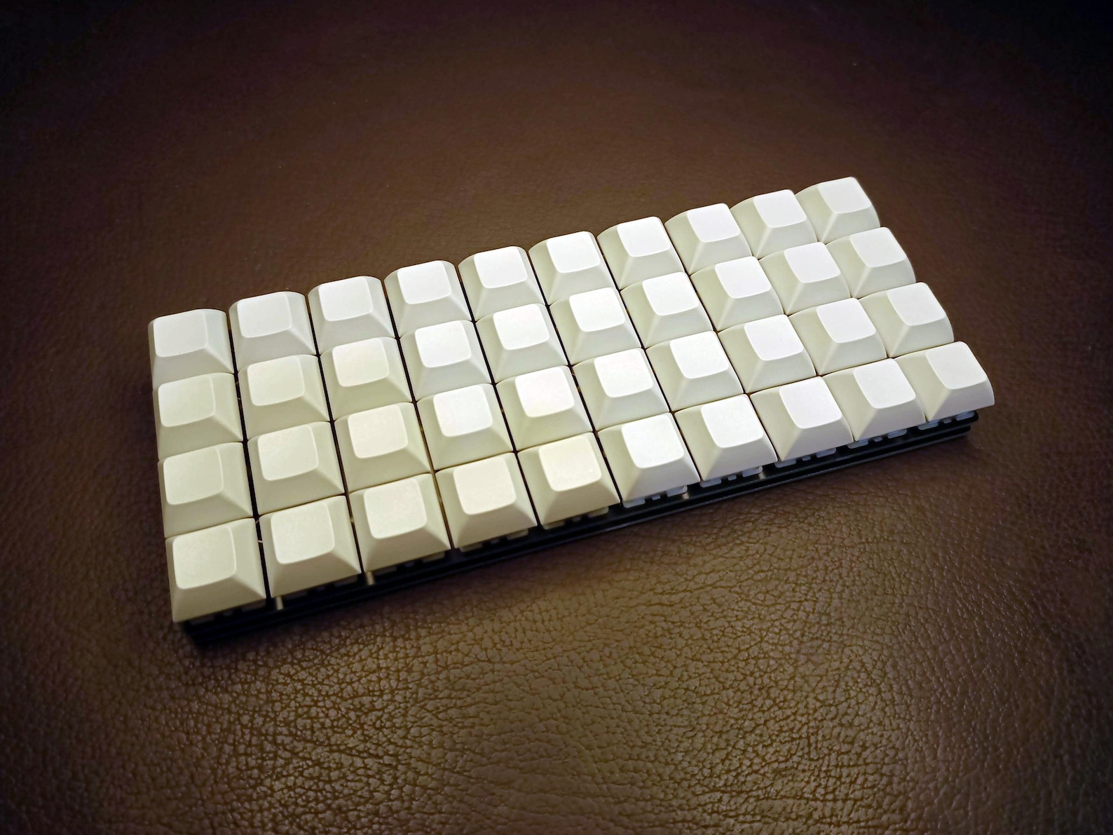 Pabile DIY P40 40-key 4x10 Grid Programmable Wired RP2040 or BLE ...