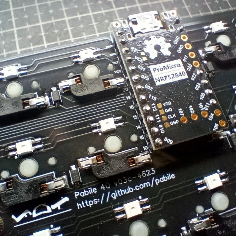 Pabile DIY P40 40-key 4x10 Grid Programmable Wired RP2040 or BLE NRF52840 Mechanical Keyboard ...