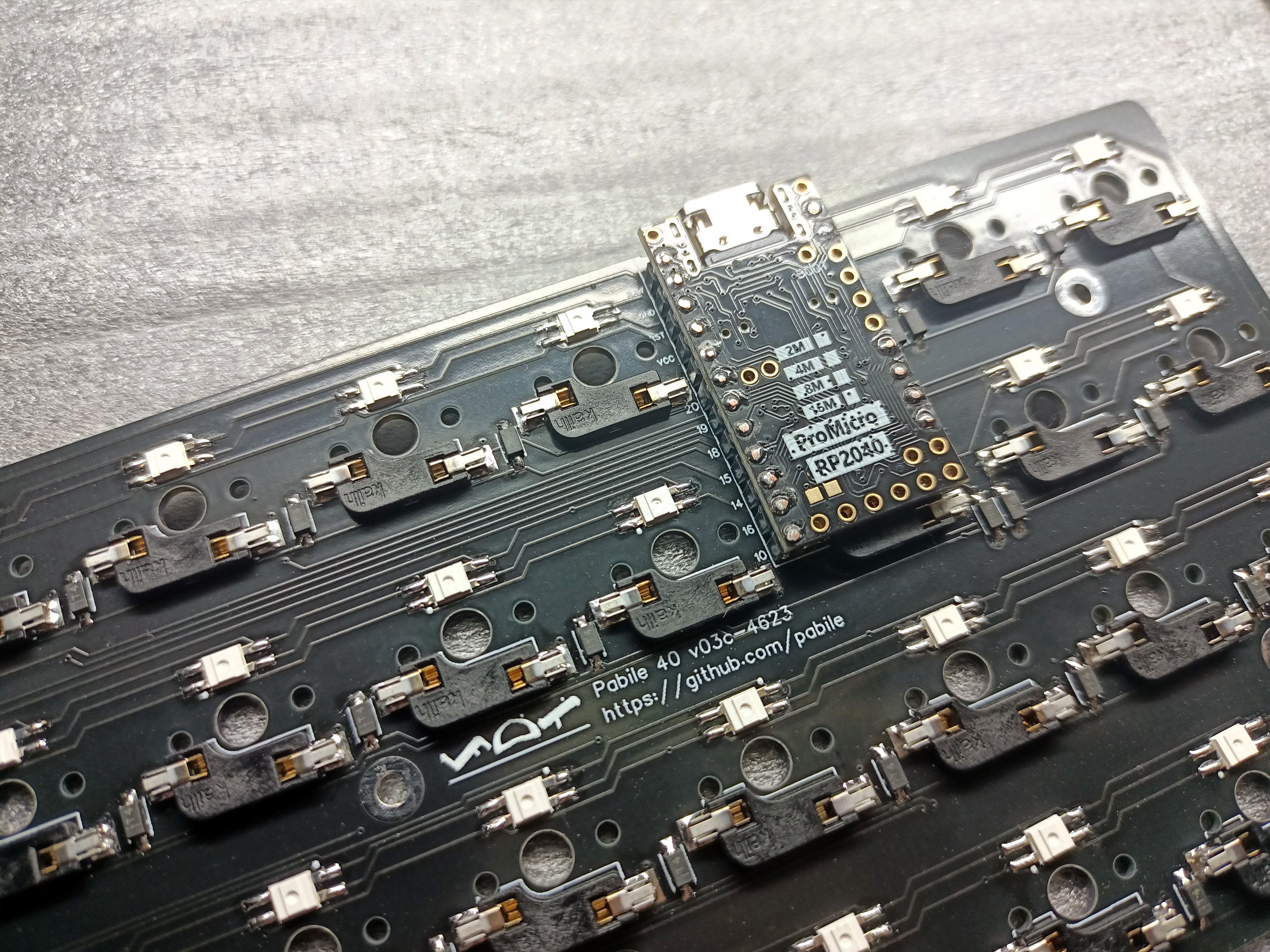 Pabile DIY P40 40-key 4x10 Grid Programmable Wired RP2040 or BLE ...