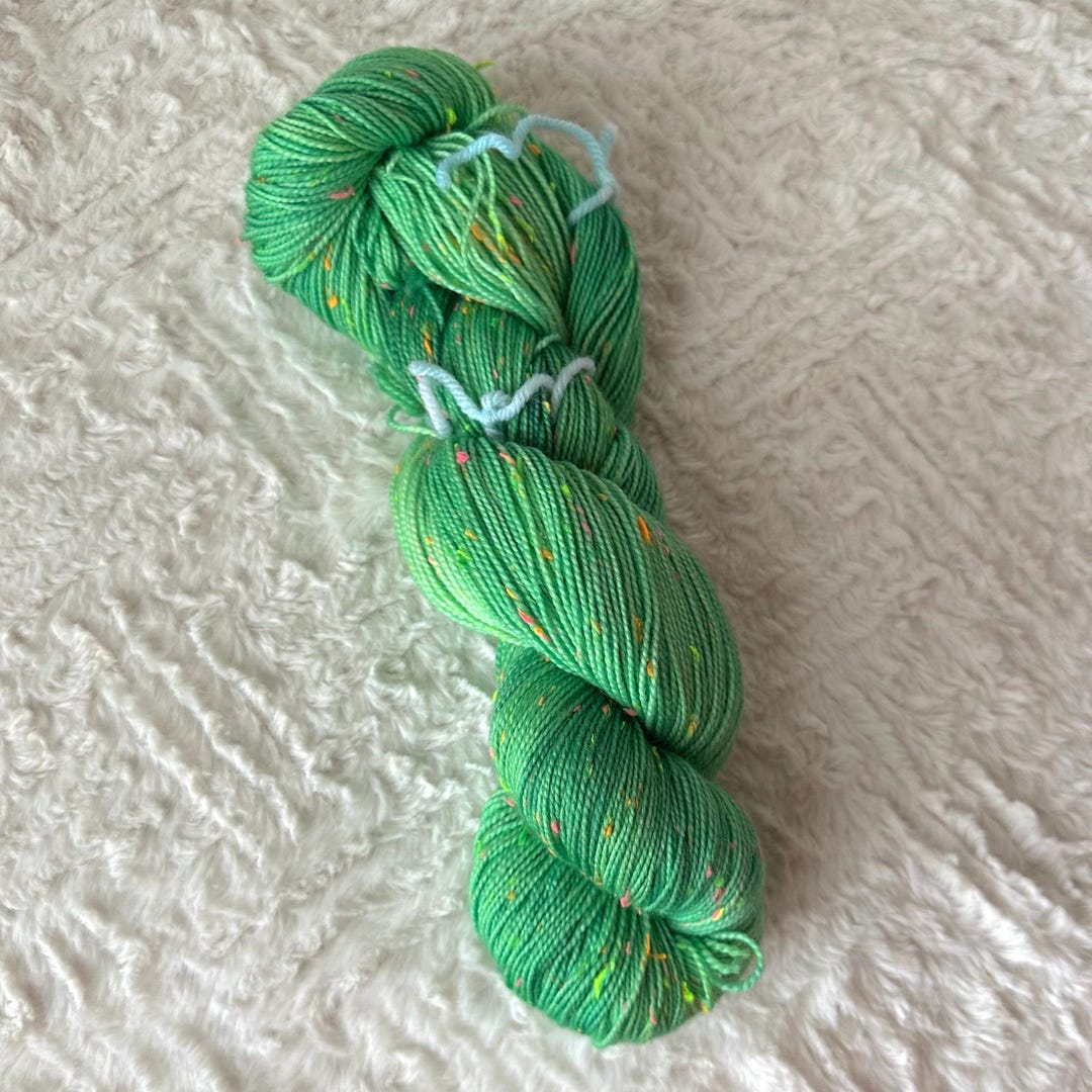 Smaragdine Emerald Green Neon Donegal Nep and Hand-dyed Superwash ...