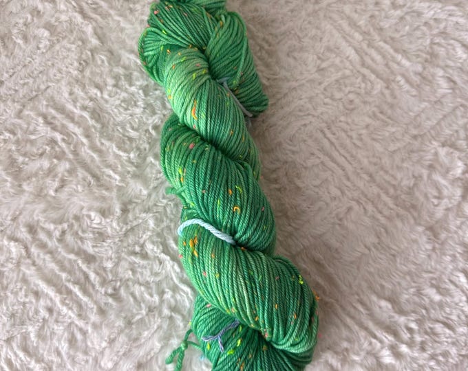 Smaragdine - Emerald Green Neon Donegal Nep and Hand-dyed Superwash ...
