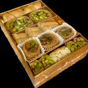 Premium Delicious Mini Mix Baklava, With Pistachio, Walnut Baklava ...