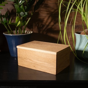 Oak Wood Box With Magnetic Lid - Elegant, Wooden Keepsake or Memory ...