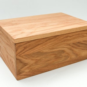 Oak Wood Box With Magnetic Lid - Elegant, Wooden Keepsake or Memory ...
